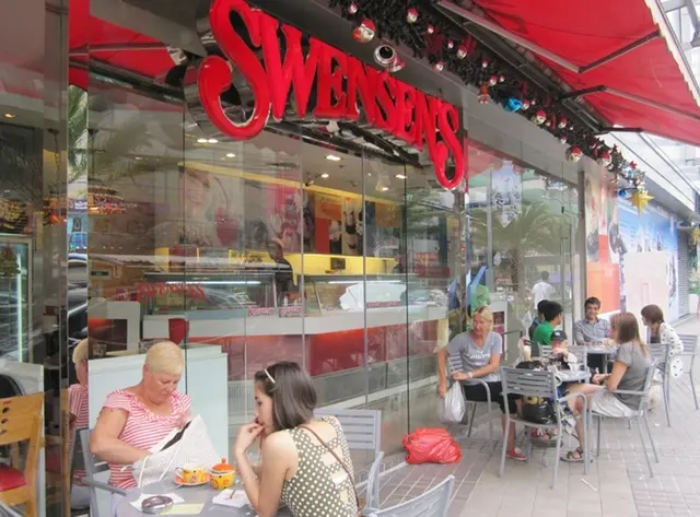 รูปภาพร้านSwensen's (สเวนเซ่นส์)- ขนมหวาน ไอศครีมใน แพลตตินั่ม มอลล์ ...