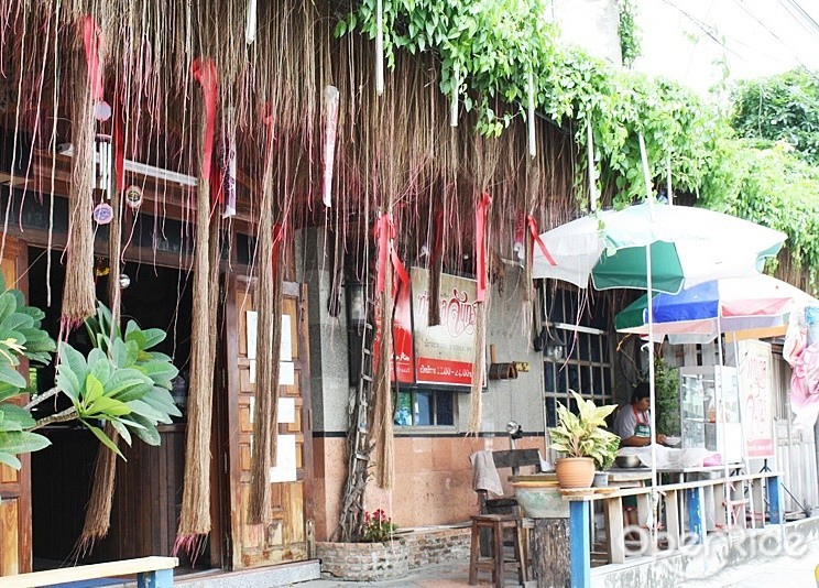 Tah nuanchan's Review - Thai food - general Outdoor / Garden Restaurant ...