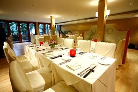 Circle Restaurant - Fusion Pub & Restaurant Private Party in Lum Phi Ni ...