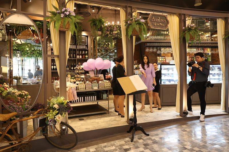 Book Audrey Cafe Des Fleurs - Thai food - general, Bakery Shop in ...