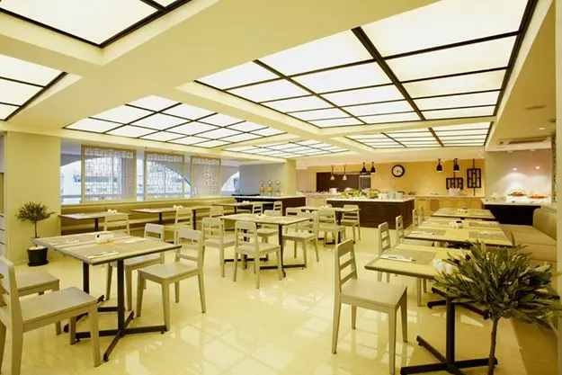 Station Cafe's Menu - Multi-national Hotel Restaurant in Talat Noi ...