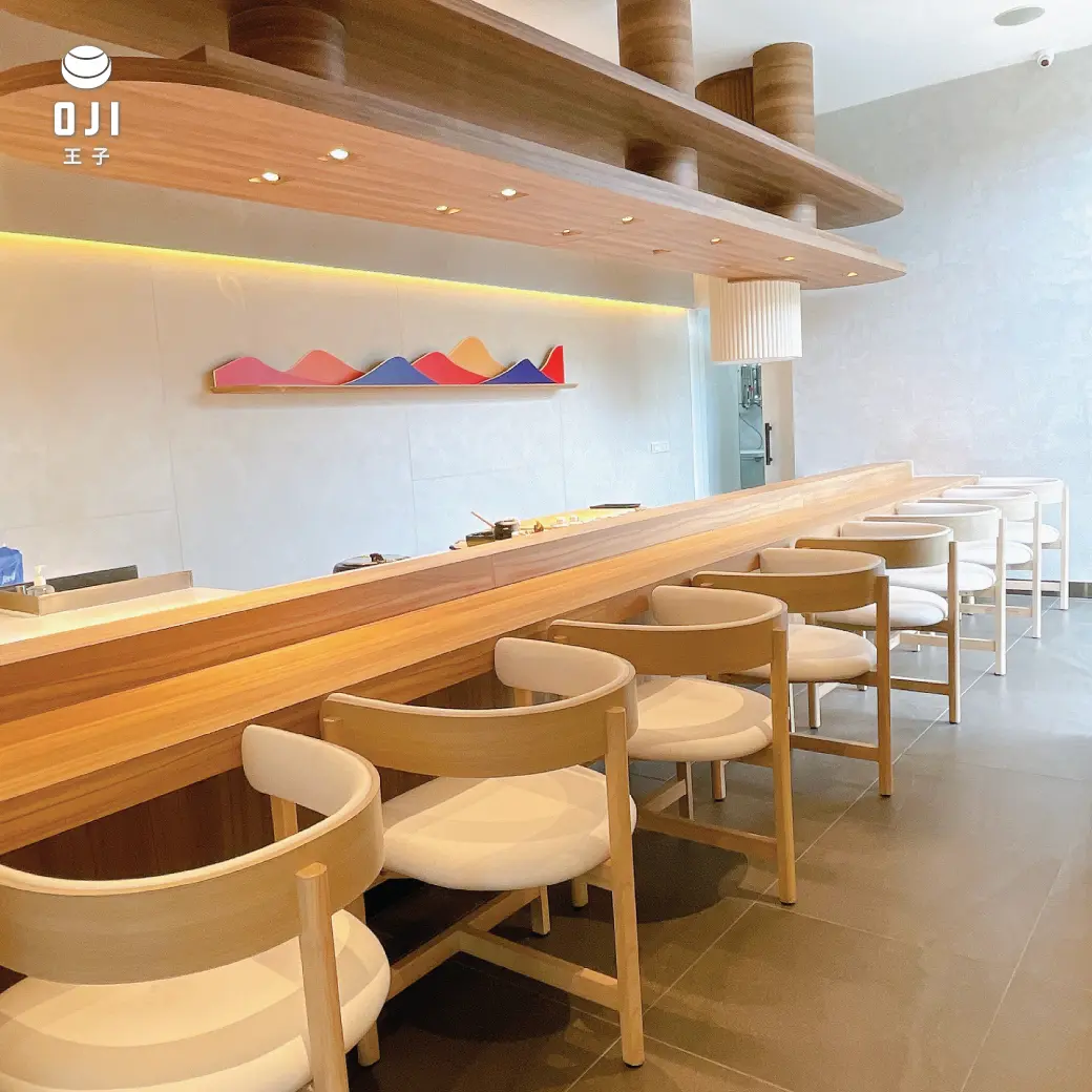 OJI – กรุงเทพและปริมณฑลลาดพร้าว的อาหารญี่ปุ่นซูชิ ซาซิมิร้านในคอมมูนิตี้ ...