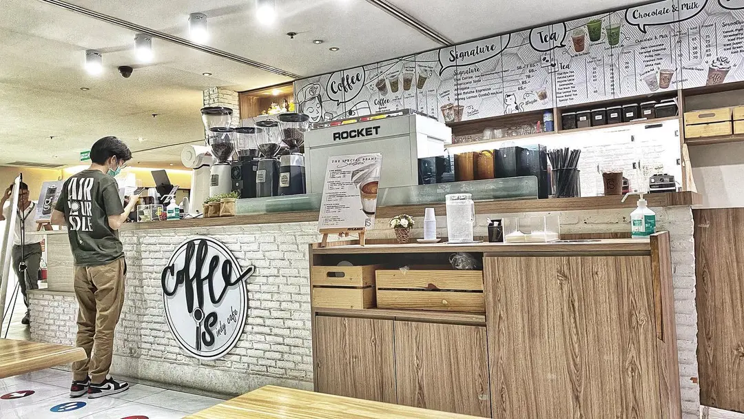 รูปภาพร้านCoffee Is Indy Cafe- อาหารว่างใน เอ็มไพร์ ทาวเวอร์ ยานนาวา ...