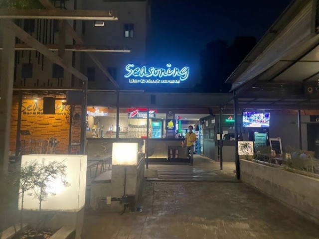 Seasoning Bar & Restaurant (ซีซันนิ่ง)'s Photo - Thai food - general ...