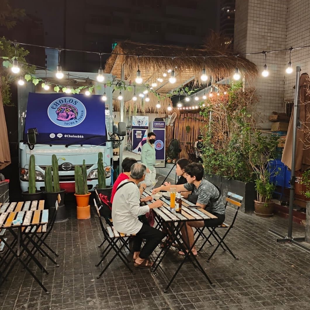 Cholos Bkk - Mexican Casaul Dining in Khlong Toei Benjakitti Park ...