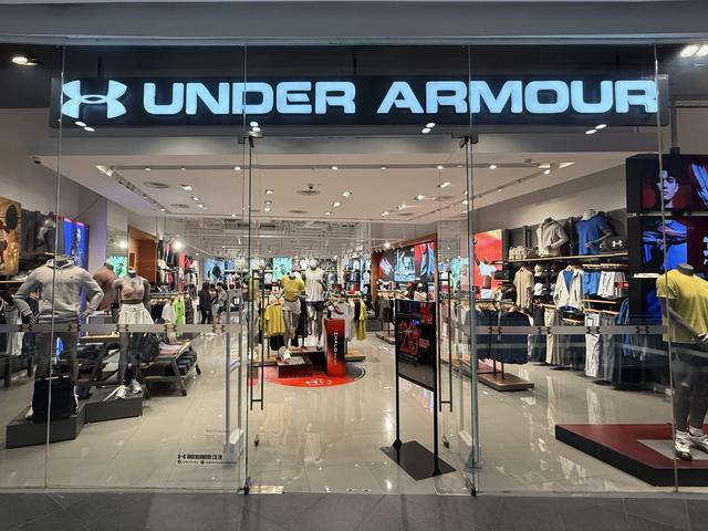 Under Armour - ชุดกีฬา in คลองต้นไทร ICONSIAM กรุงเทพและปริมณฑล ...