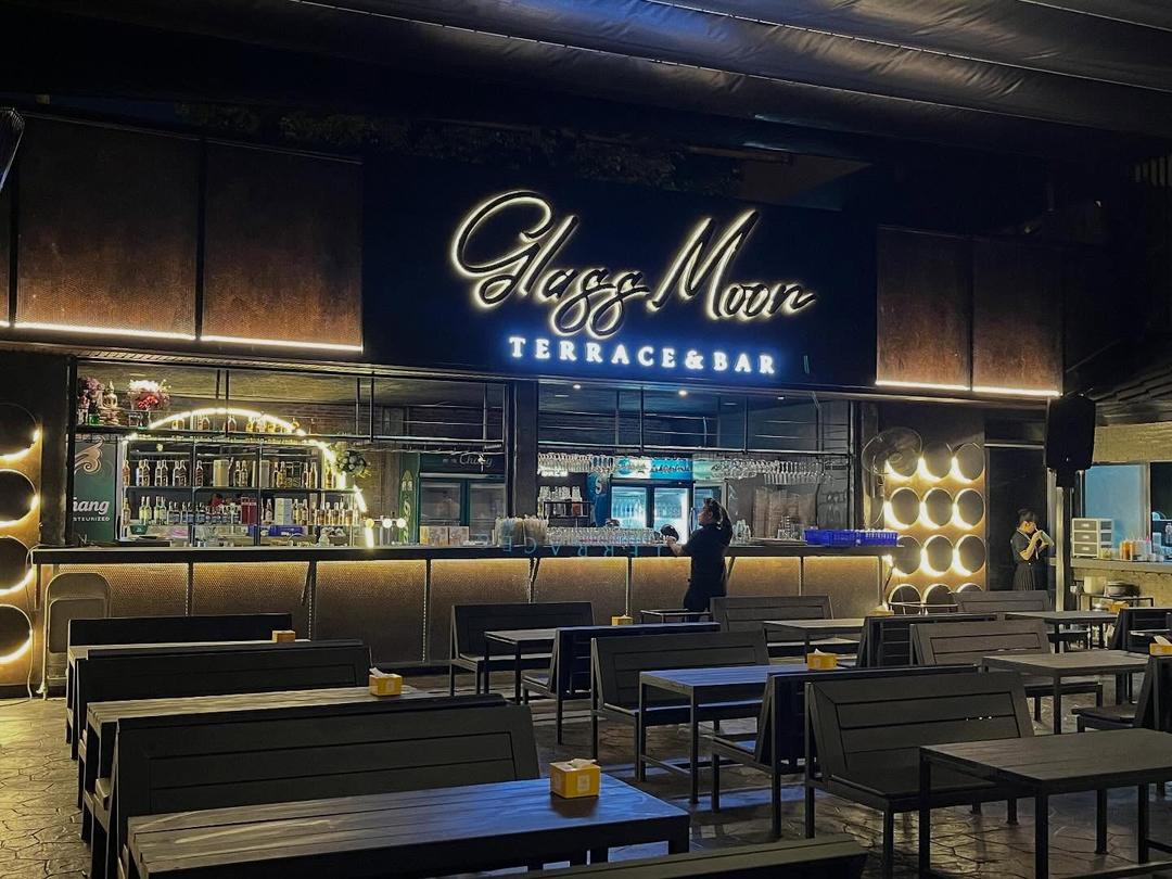 GLASS MOON Terrace & Bar - Pub & Restaurant Private Party in Amphoe Pak ...
