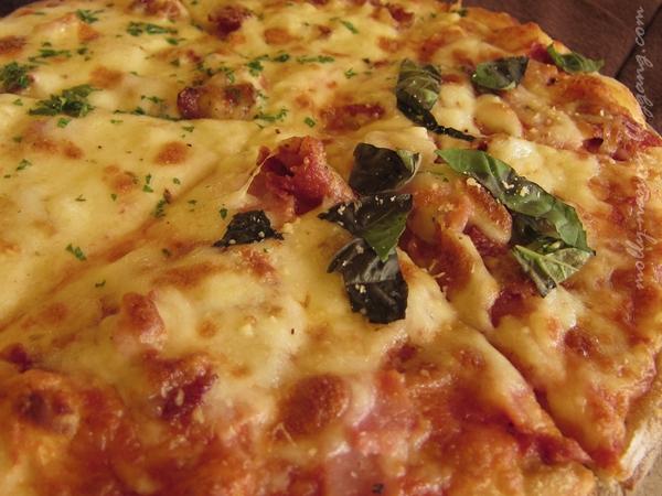 Pizza Lapin - รูปภาพร้าน ลาแปง คาเฟ่ กระต่ายน้อย ใน วัดเกต เชียงใหม่ ...