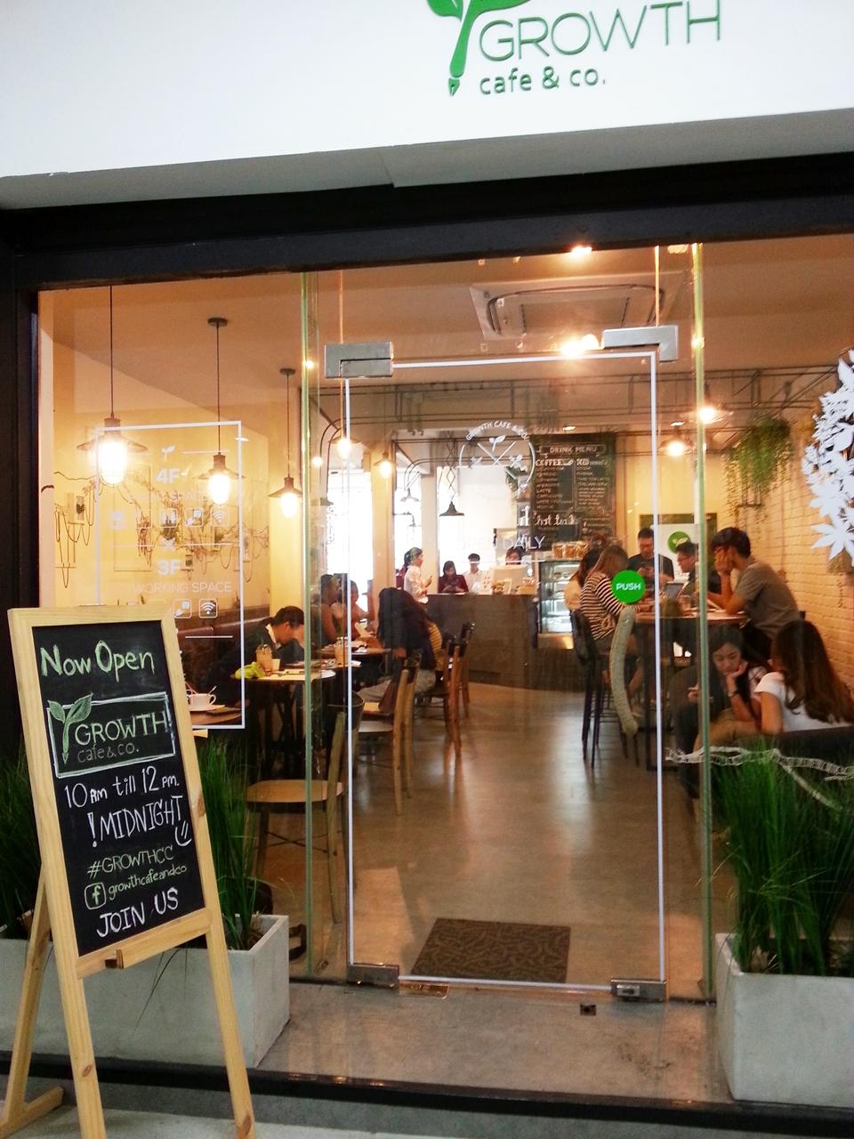 เมื่อมองจากชั้น 2 ลิโด้ - รูปภาพร้าน Growth Cafe & Co. ใน ปทุมวัน ...
