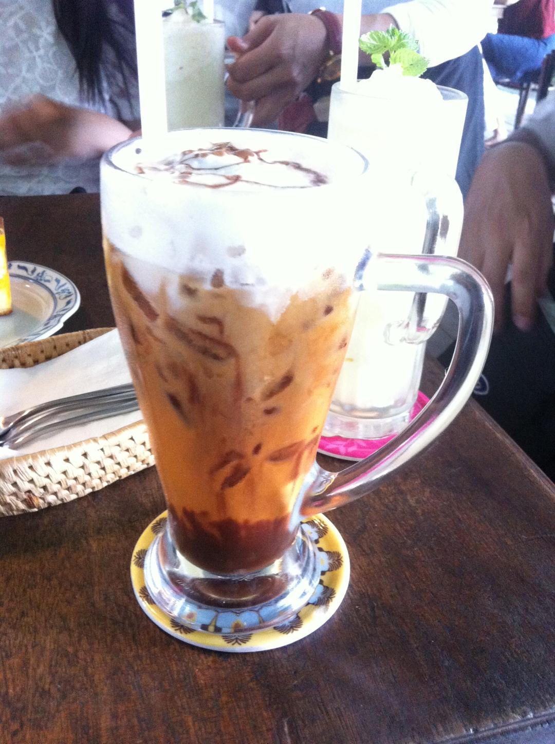 ชาเย็น - Chivit Thamma Da Coffee House's photo in Mueang Chiang Rai ...
