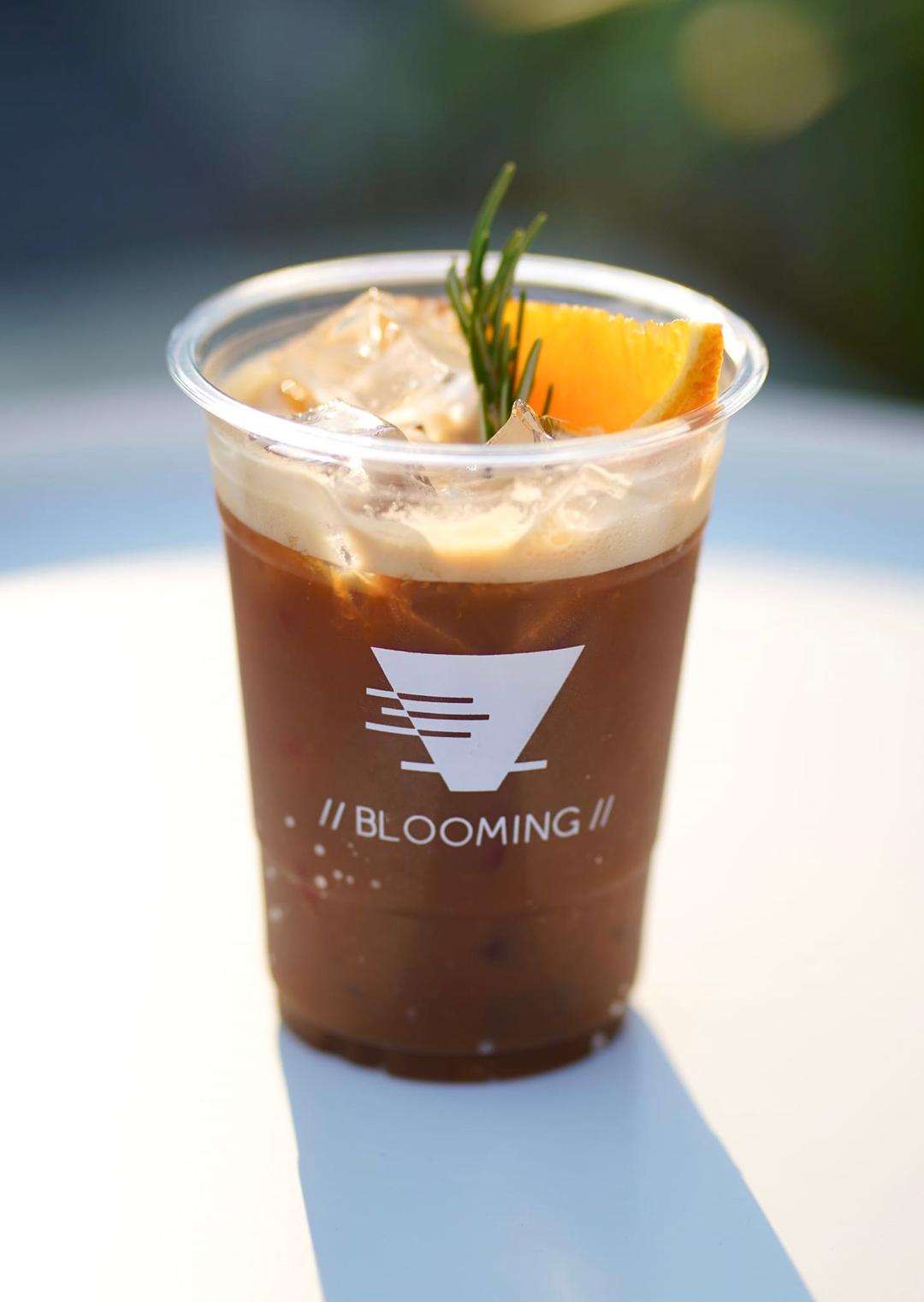 รูปภาพร้าน Blooming Cafe (บลูมมิ่ง คาเฟ่) ใน ฉิมพลี กรุงเทพและปริมณฑล ...