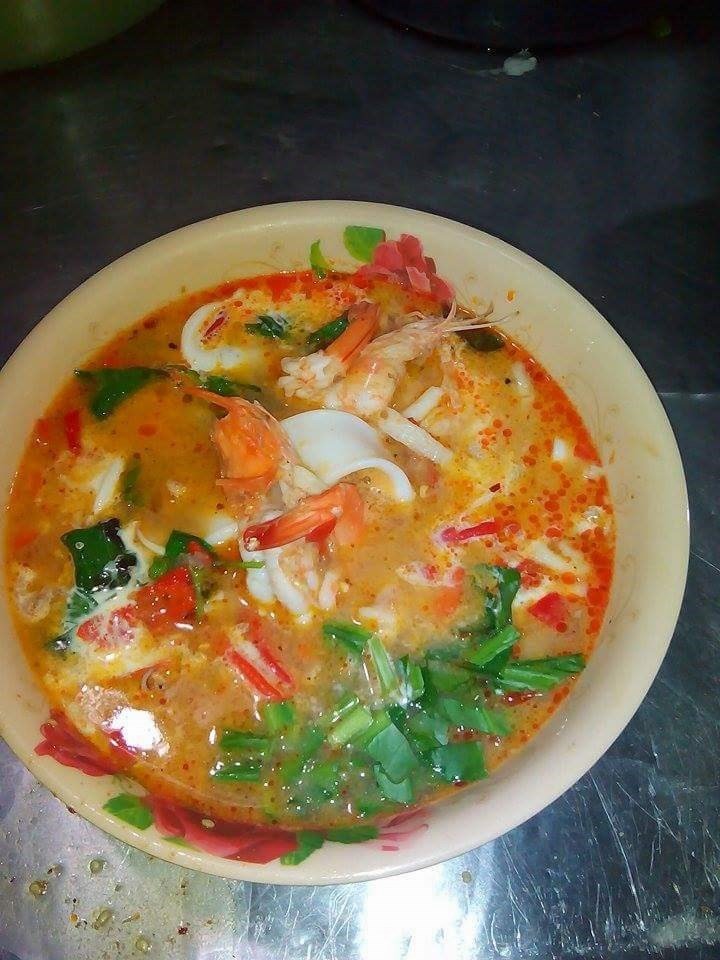 ต้มยำหัวปลาริมคลองบางซื่อ in Sam Sen Nai Bangkok | OpenRice Thailand